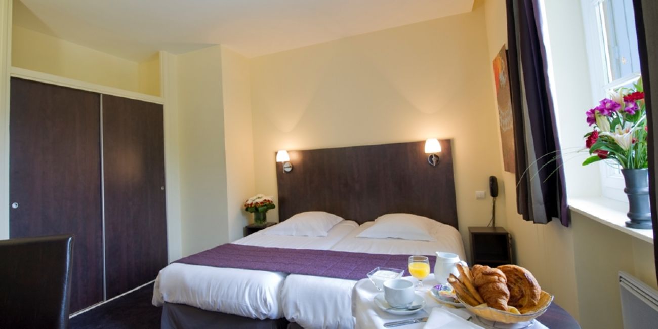 Hotel Savoy 3* - Mic Dejun / Demipensiune / Pensiune Completa Brides ...